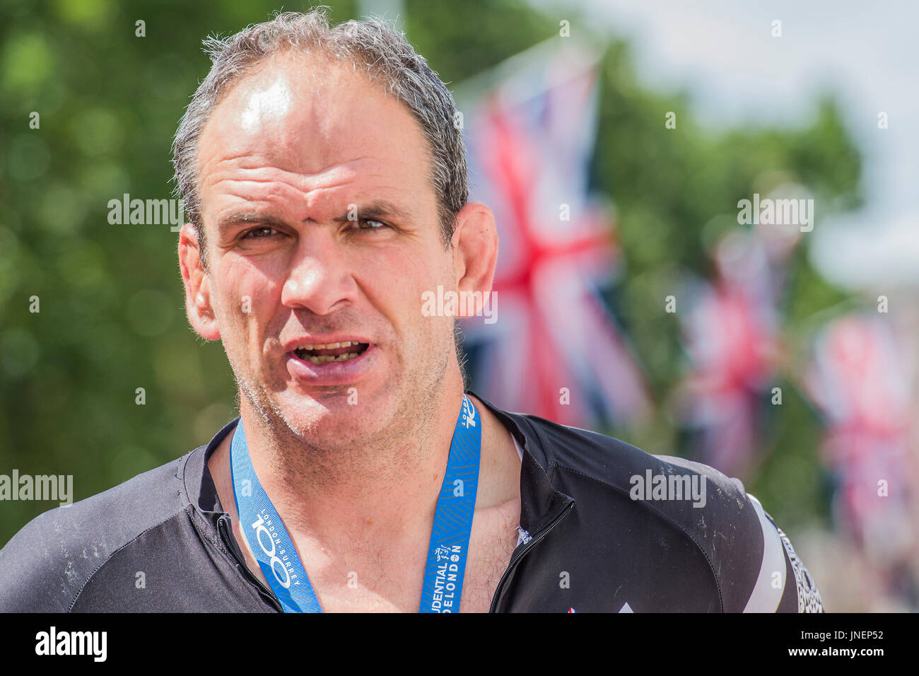 Martin johnson rugby england hi-res stock photography and images - Alamy