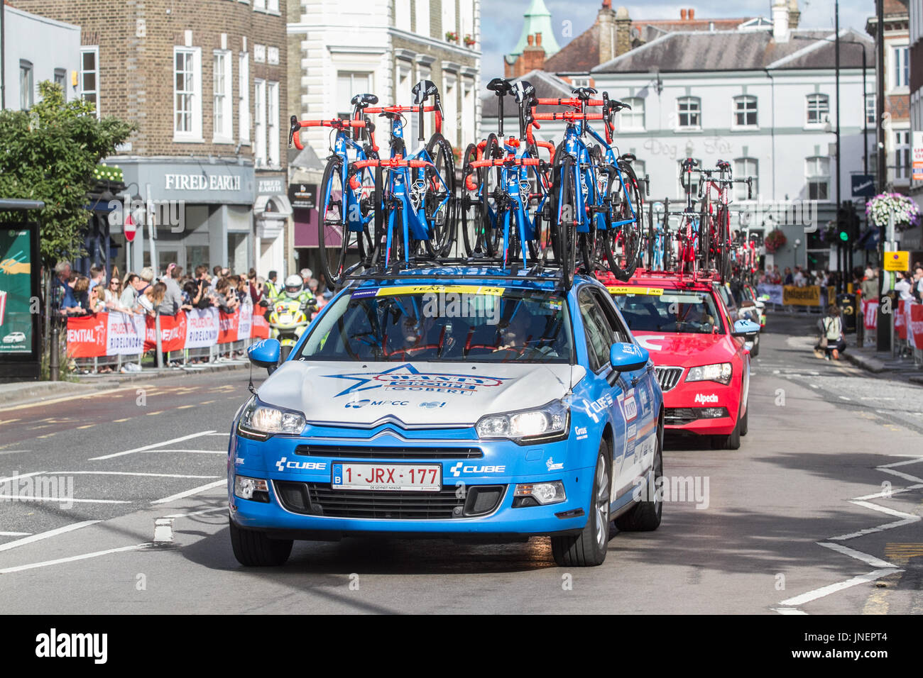 London UK. 30th July 2017. Peloton riders in the men's elite race of ...