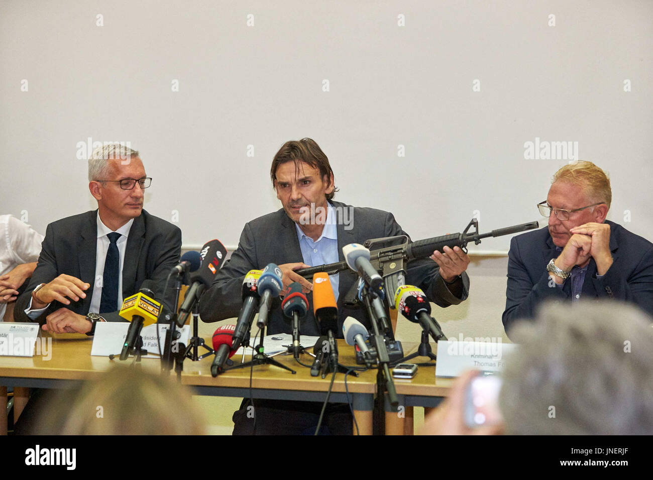 Leitender kriminaldirektor hi-res stock photography and images - Alamy