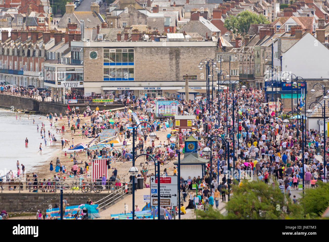 Swanage, Dorset, UK. 30th July, 2017. Visitors flock to Swanage to ...