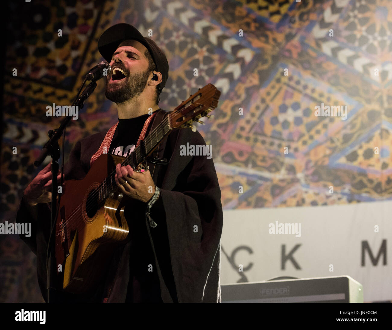 Nick and charlie hi-res stock photography and images - Alamy