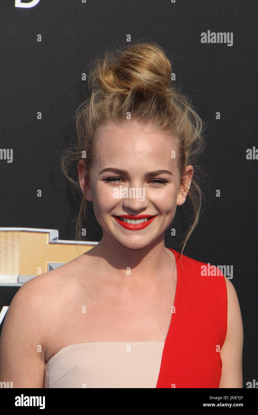 Britt Robertson 05/09/2015 The world Premiere of "Tomorrowland" held at ...