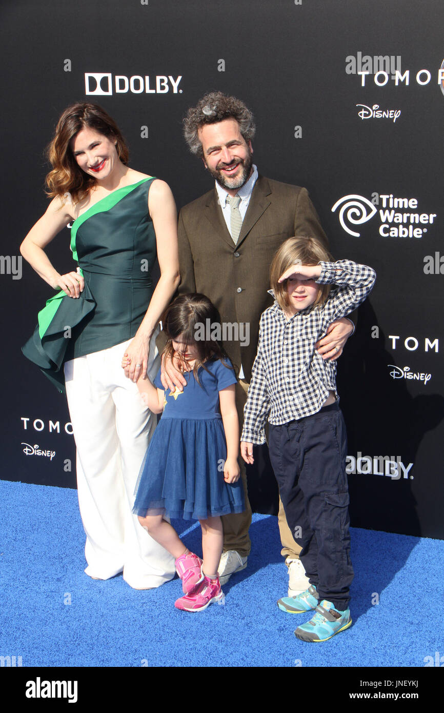 Kathryn Hahn Ethan Sandler Kathryn Hahn Enchants In 'WandaVision'