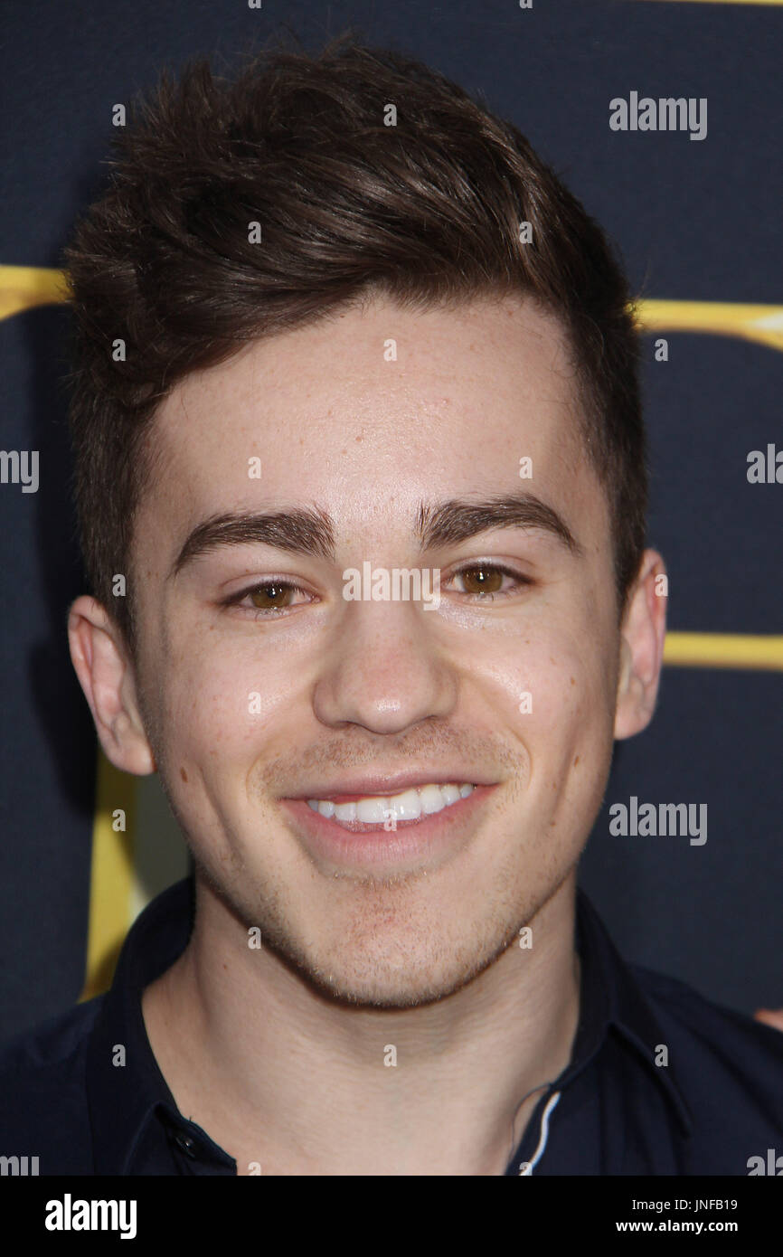 Edd Osmond 04/11/2016 "The Huntsman: Winter's War" Premiere held at the ...