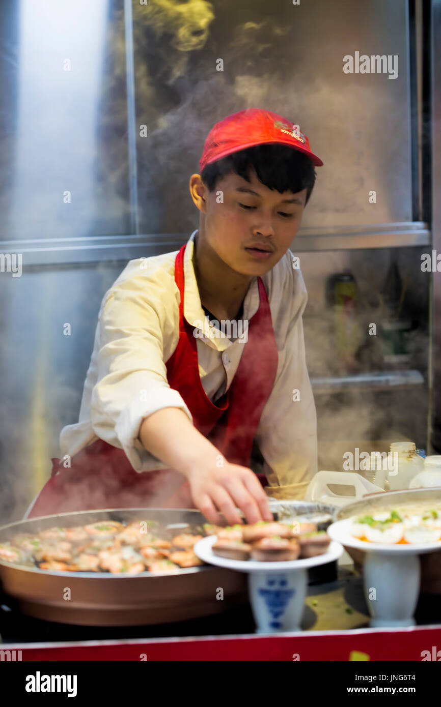 Chinese salesman hi-res stock photography and images - Alamy