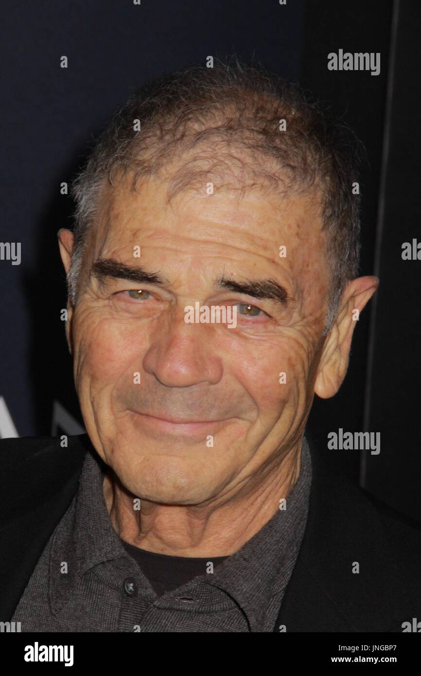 Robert Forster 12/6/2016 "La La Land" Premiere at the Fox Regency ...