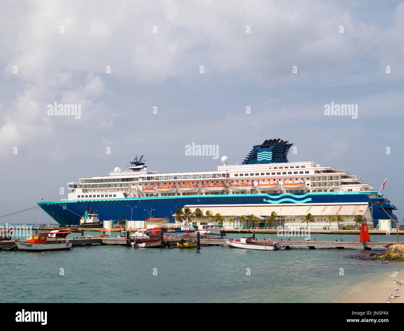 Cruise ship at port in aruba hi-res stock photography and images - Alamy