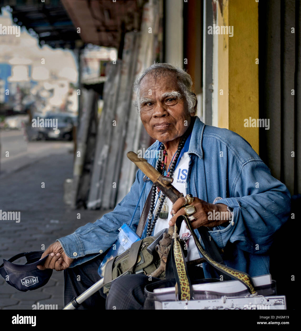 Elderly asian man hi-res stock photography and images - Alamy