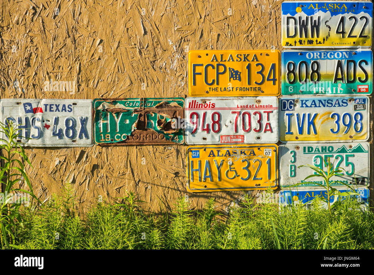 Old american number plates hi-res stock photography and images - Alamy