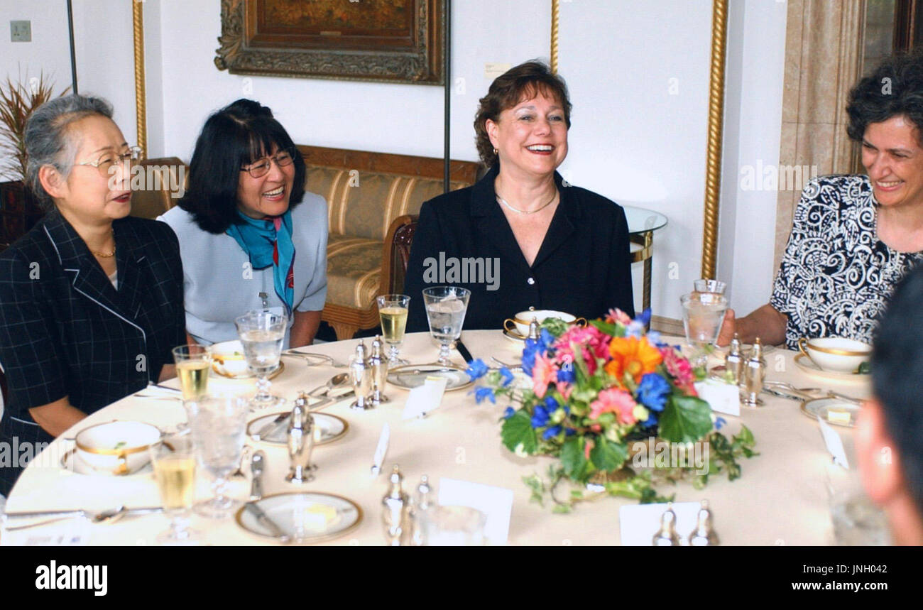 TOKYO, Japan - U.S. Agriculture Secretary Ann Veneman (2nd from R ...
