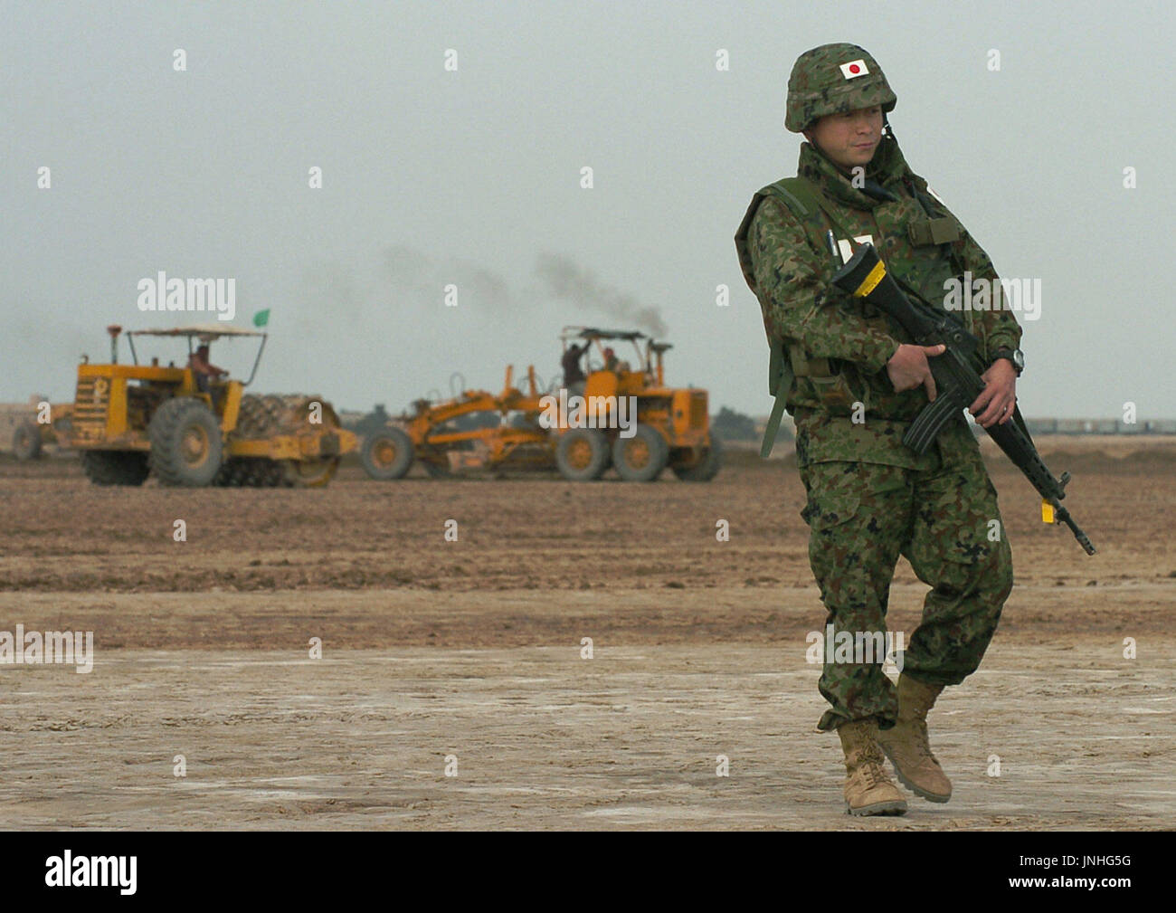 SAMAWAH, Iraq - A member of an advance team from Japan's Ground Self ...