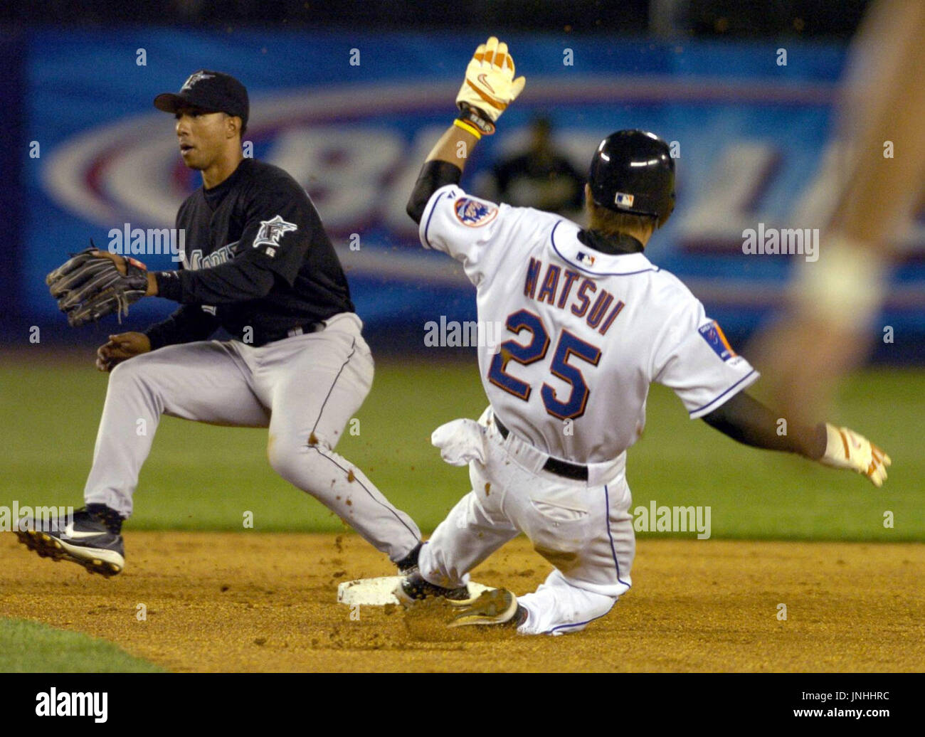 NEW YORK, United States - New York Mets shortstop Kazuo Matsui steals ...