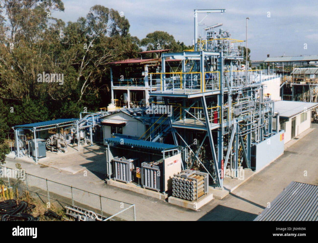 ICHIHARA, Japan - Photo shows a test plant Mitsui Engineering ...