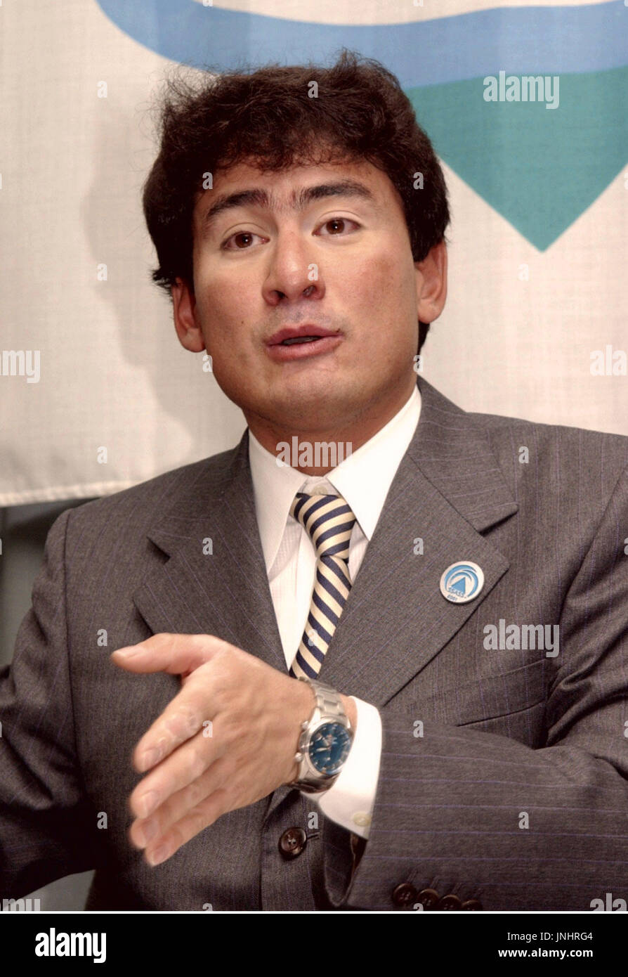 TOKYO, Japan - Japanese mountaineer Ken Noguchi tells a news conference ...