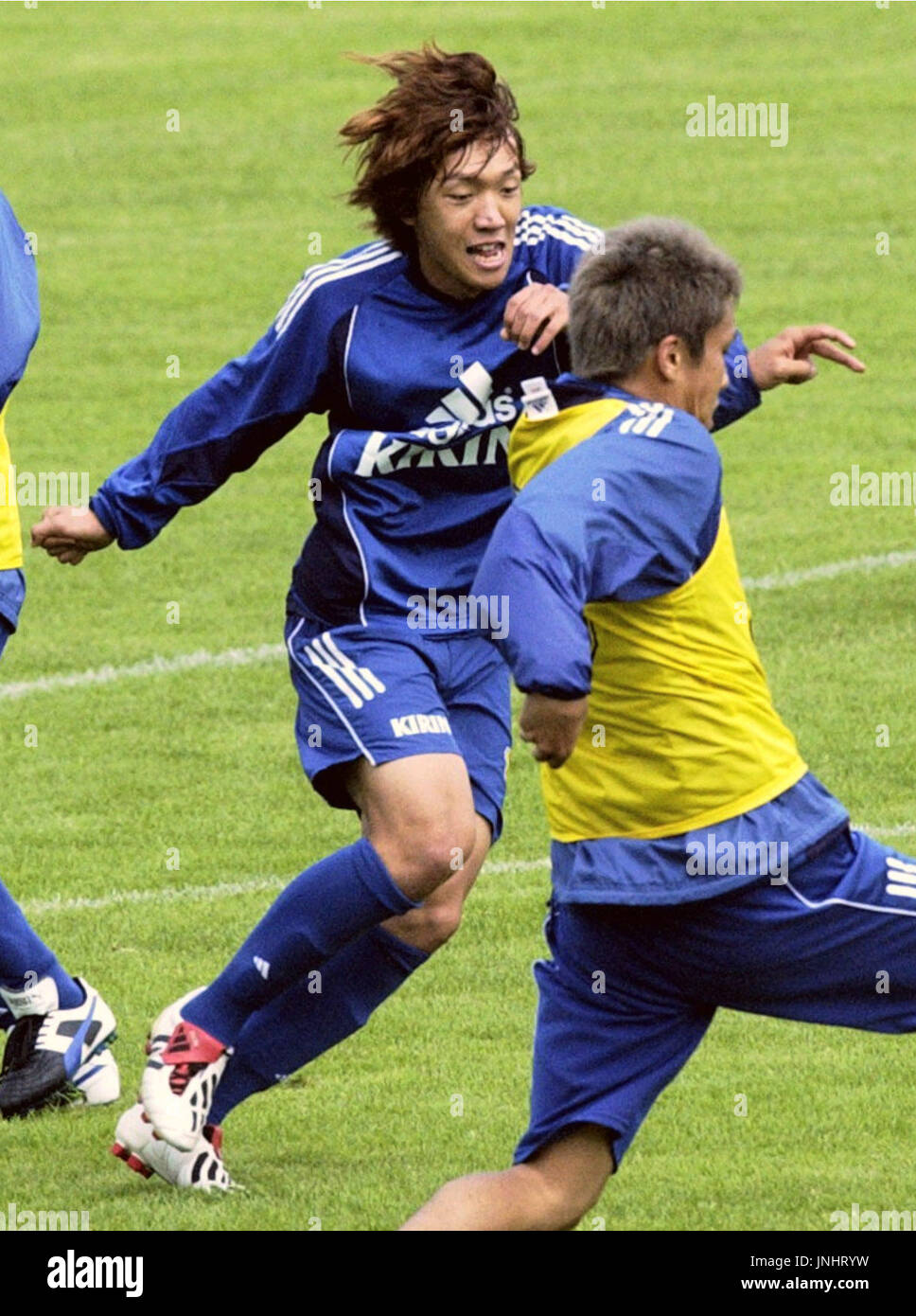 PARIS, France - Japan midfielders Shunsuke Nakamura (L) and Junichi ...