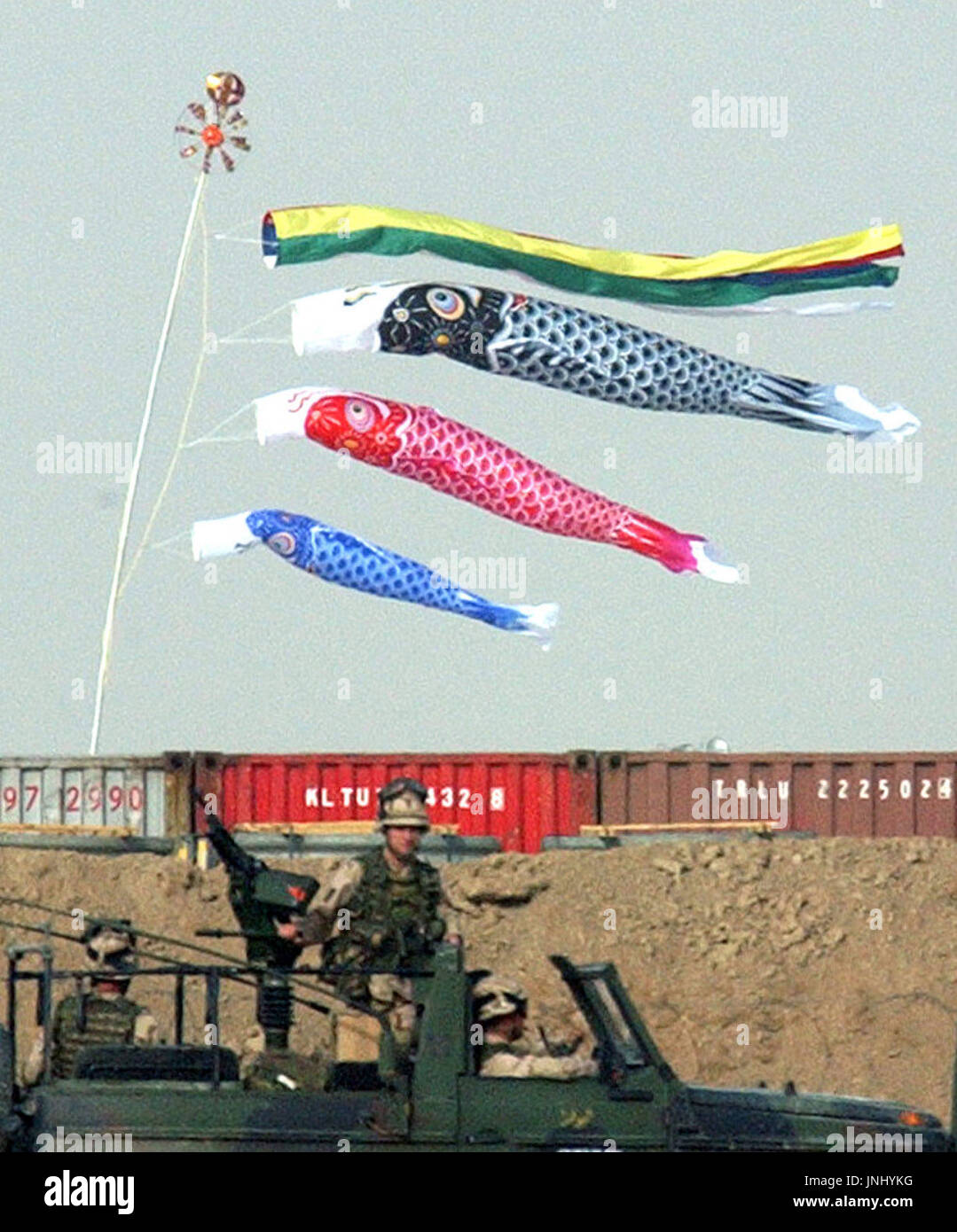 SAMAWAH, Iraq - Japanese Self-Defense Force (SDF) members deployed in ...