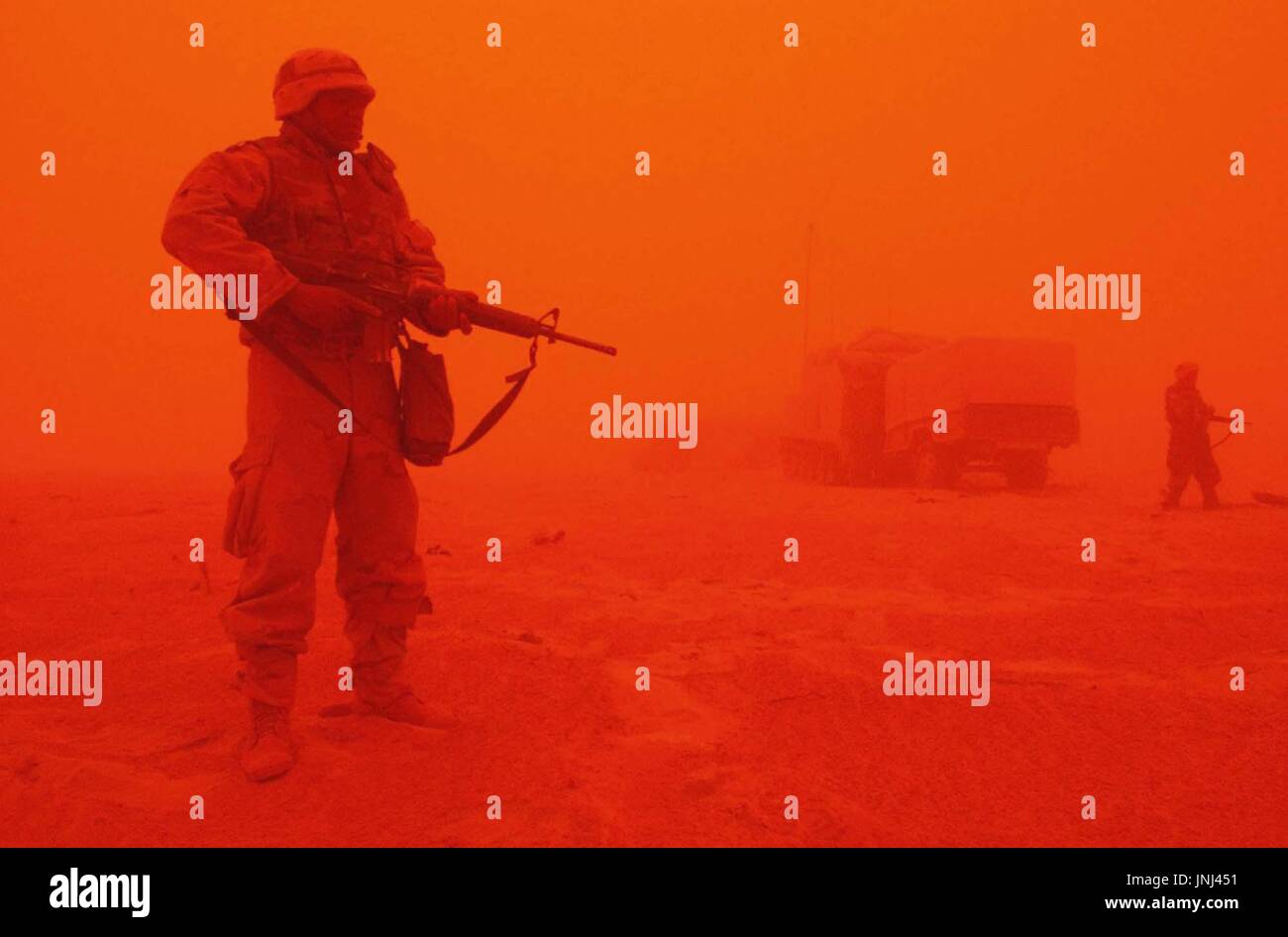 SOUTHERN IRAQ - U.S. Army infantrymen stand on guard in a sandstorm in ...