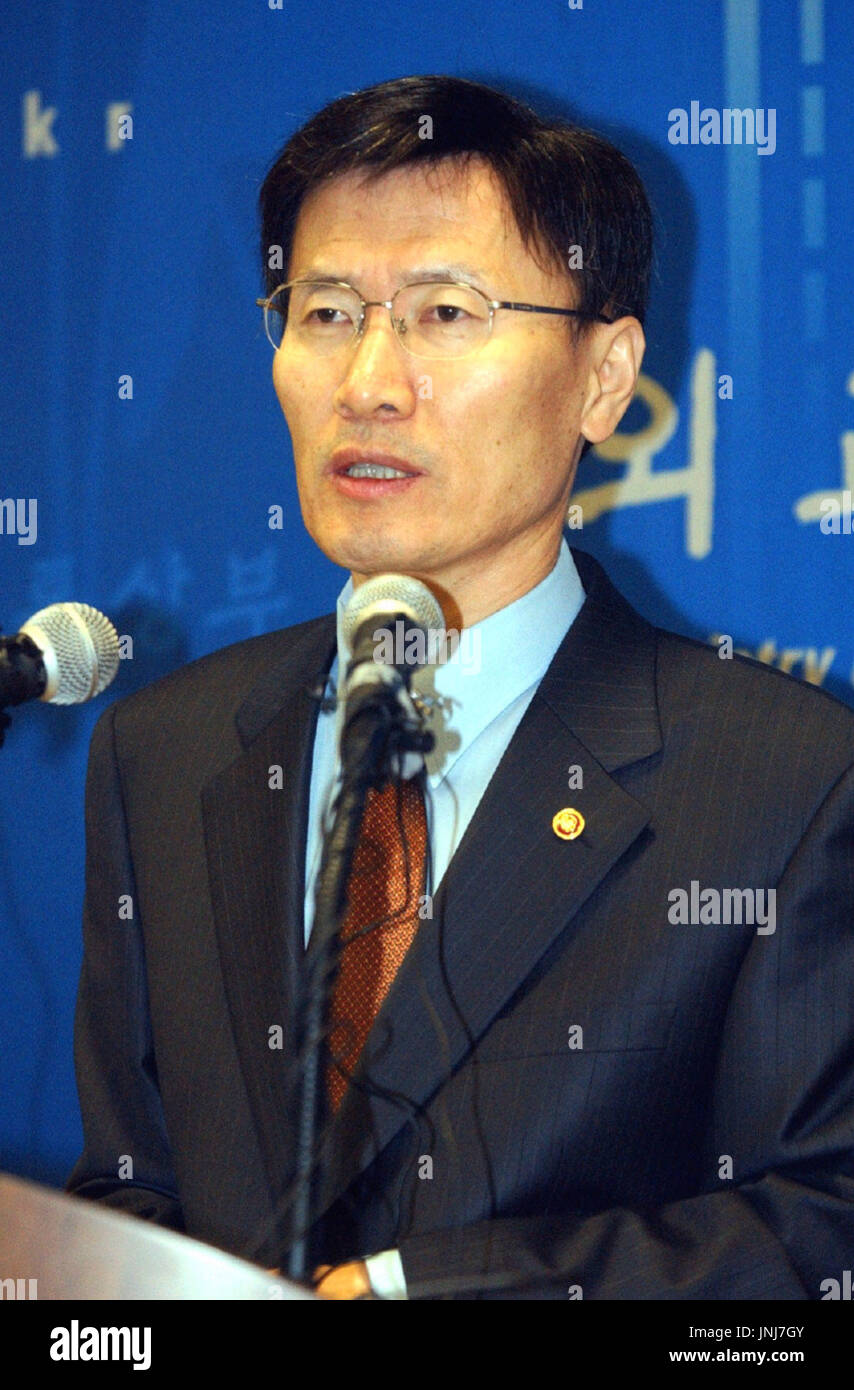 SEOUL, South Korea - South Korean Foreign Affairs and Trade Minister ...