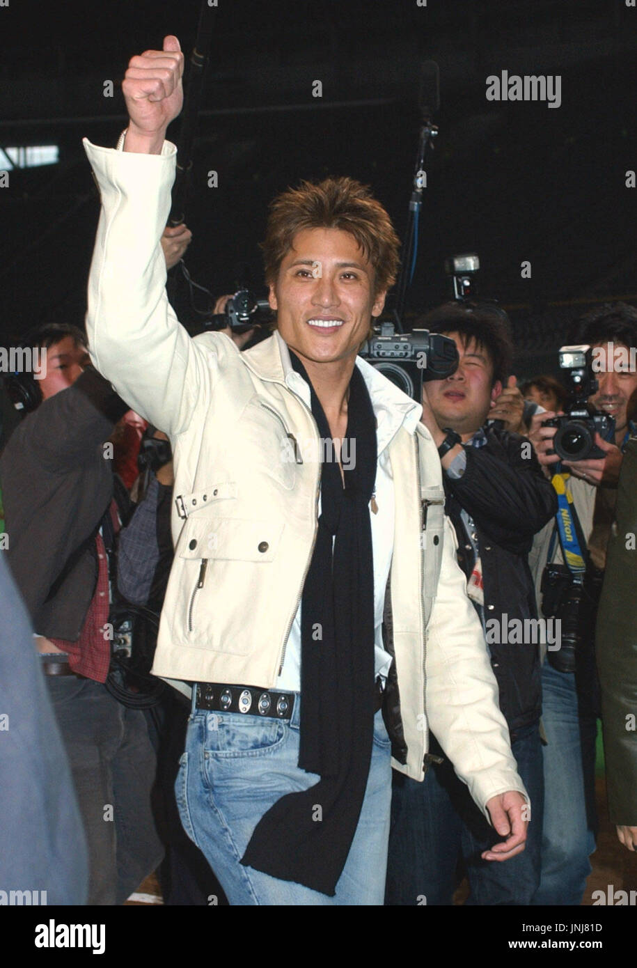 SAPPORO, Japan - Former major leaguer Tsuyoshi Shinjo waves to fans Dec ...
