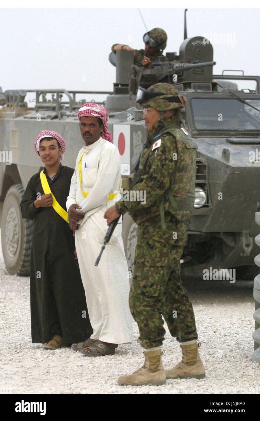 SAMAWAH, Iraq - Iraqis hired by Japan's Ground Self-Defense Force ...