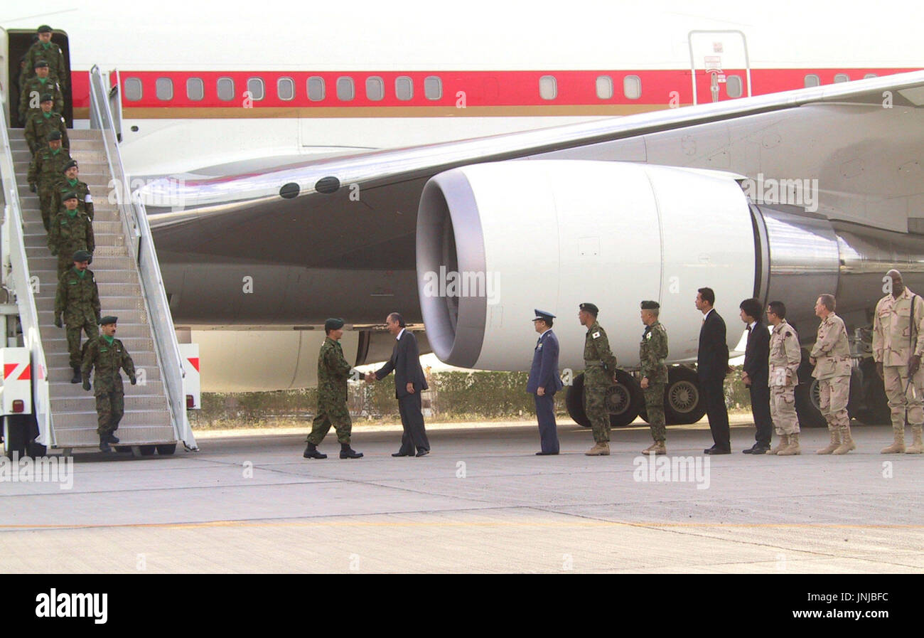 KUWAIT CITY, Kuwait - Members of the second core unit of Japan's Ground ...