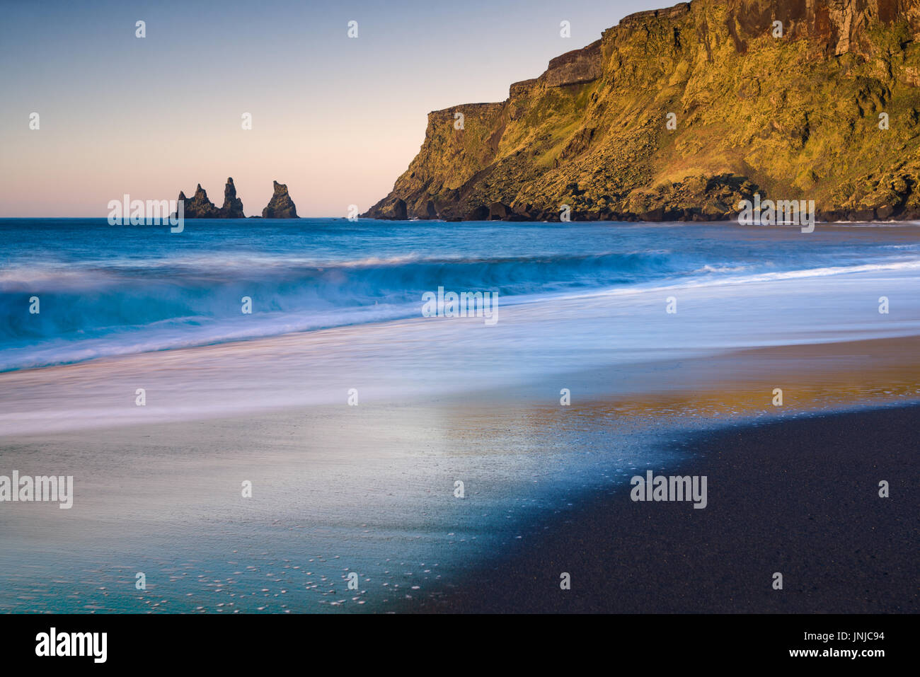 Basalt sea stacks hi-res stock photography and images - Alamy