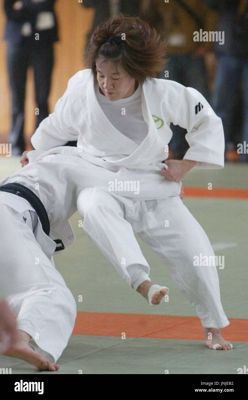 TOKYO, Japan - Ryoko Tani works out before the press at Kodokan, Tokyo ...