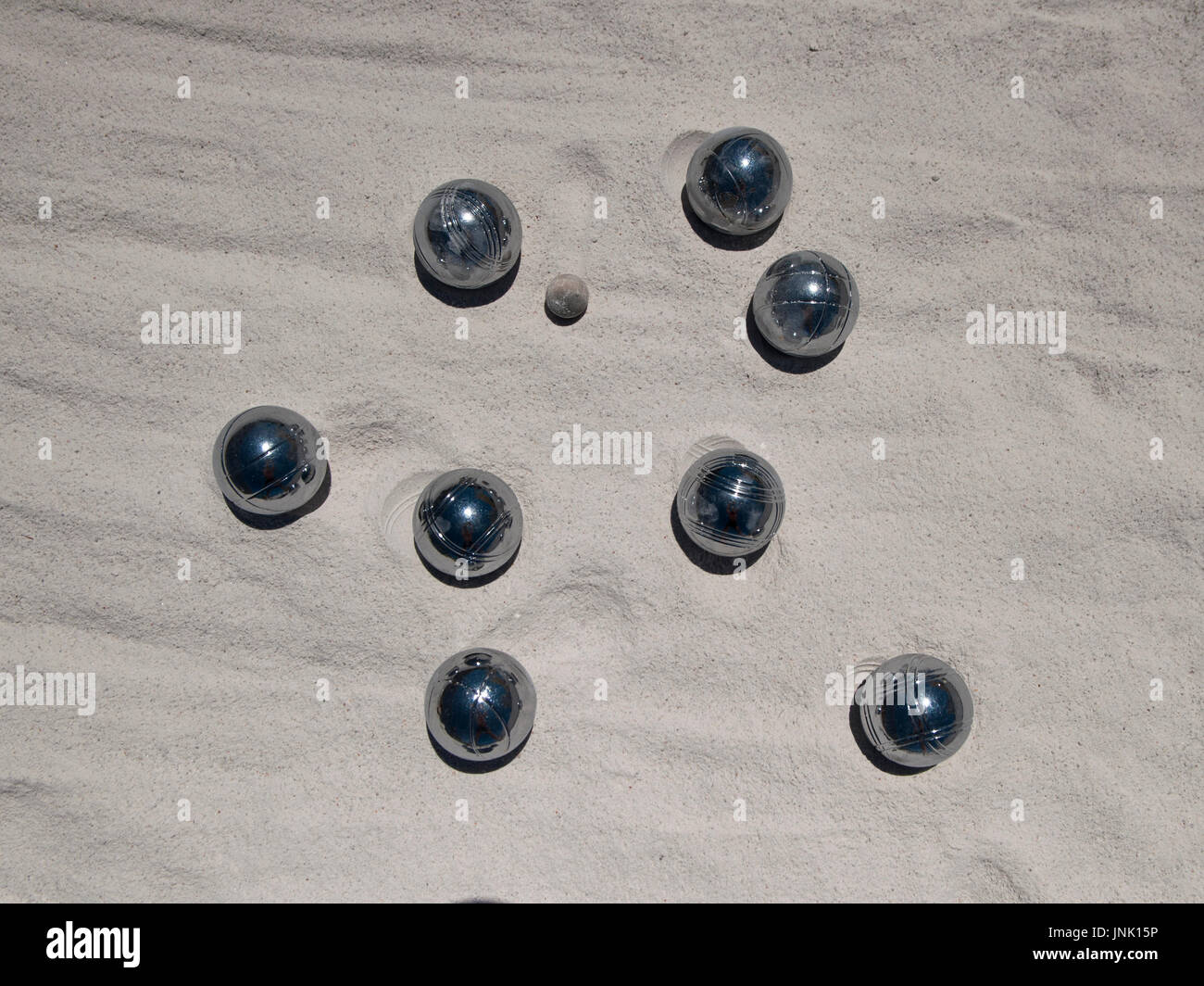 Old men playing boule hi-res stock photography and images - Alamy