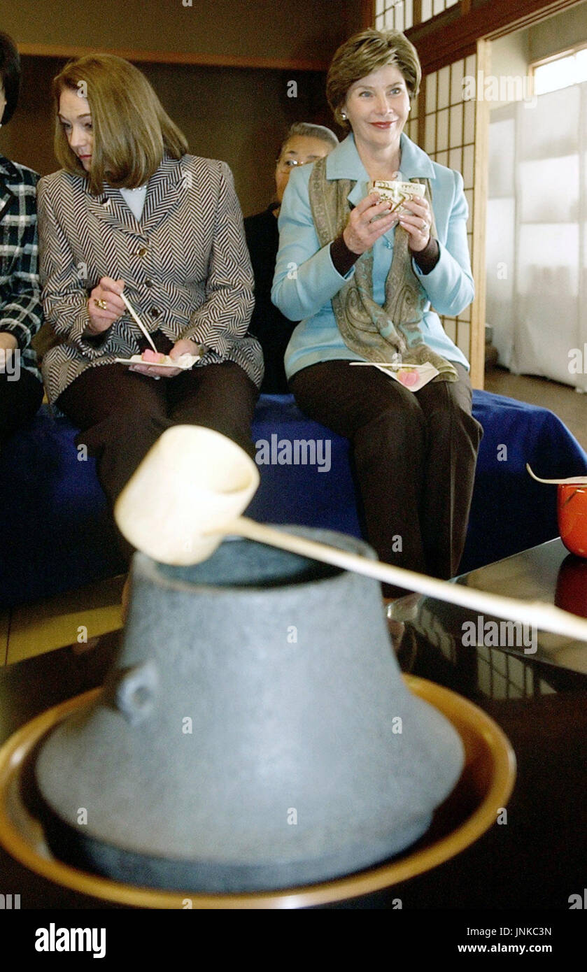 KYOTO, Japan - U.S. First Lady Laura W. Bush (R) attends a traditional ...