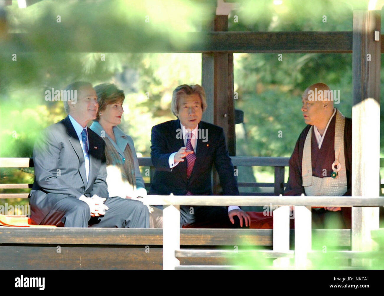 KYOTO, Japan - U.S. President George W. Bush (L) and his wife Laura ...