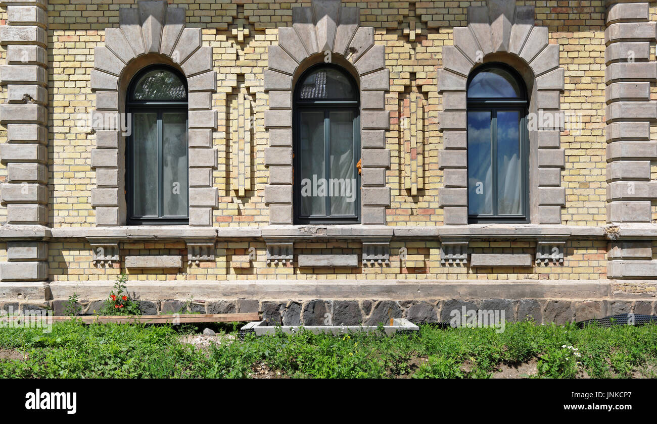 Glass window blocks bricks hi-res stock photography and images - Alamy