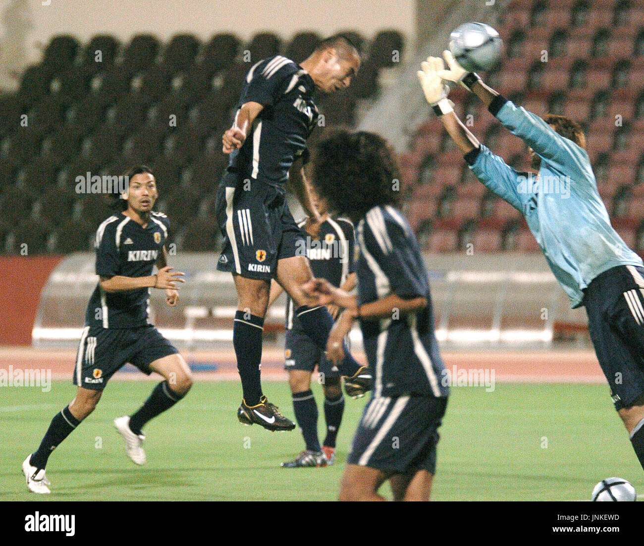 MUSCAT, Oman - Japan national soccer team members practice at Sultan ...