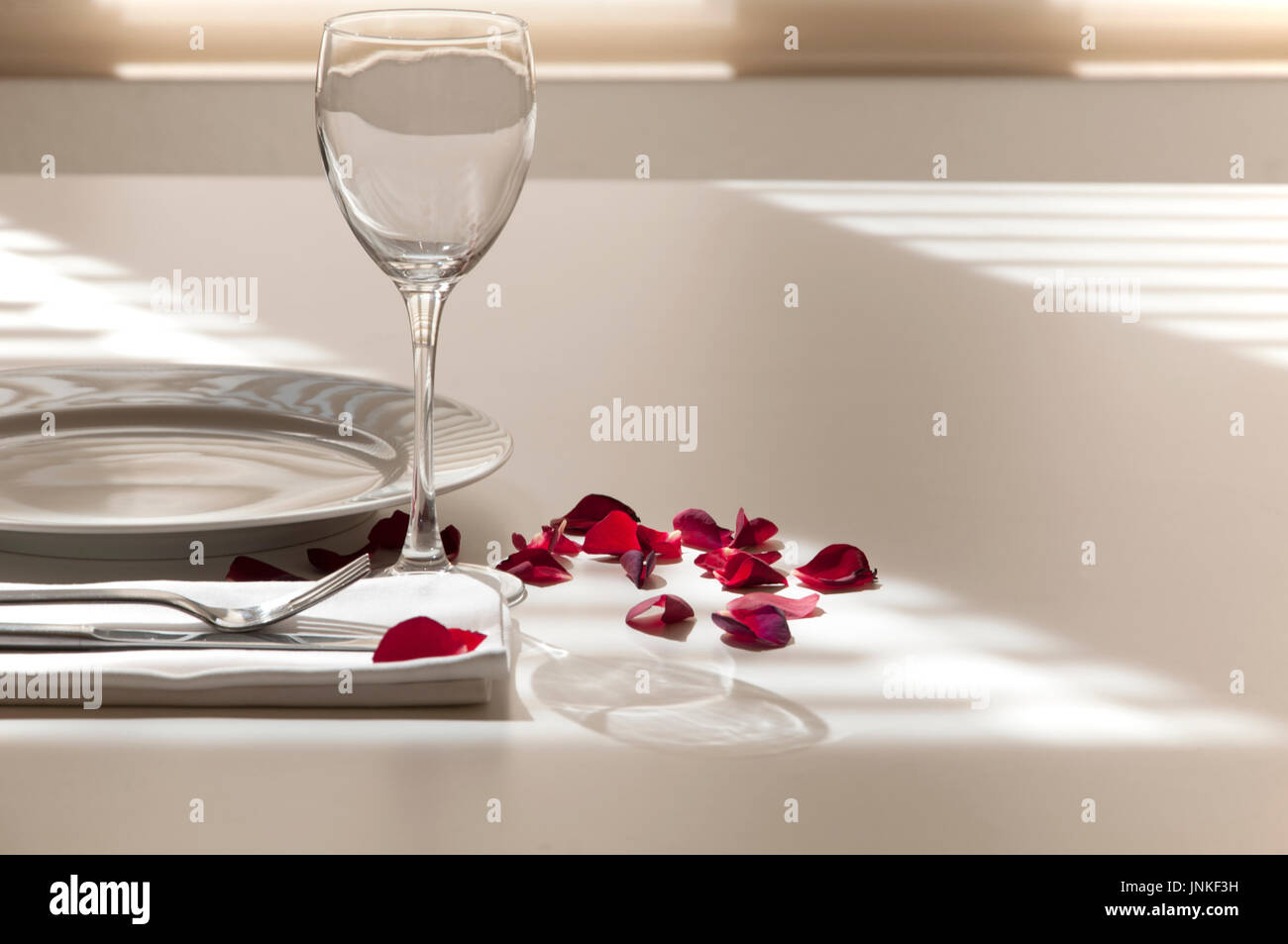 table decoration for one Stock Photo - Alamy