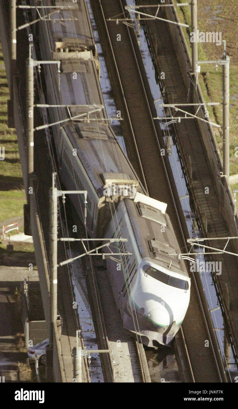 NIIGATA, Japan - The bullet train Toki No. 325 on the Joetsu Shinkansen ...