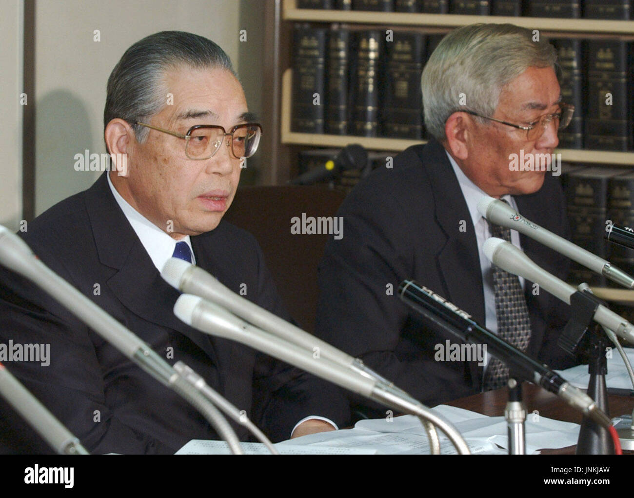 TOKYO, Japan - Shohei Nozawa (L), who was president of Yamaichi ...