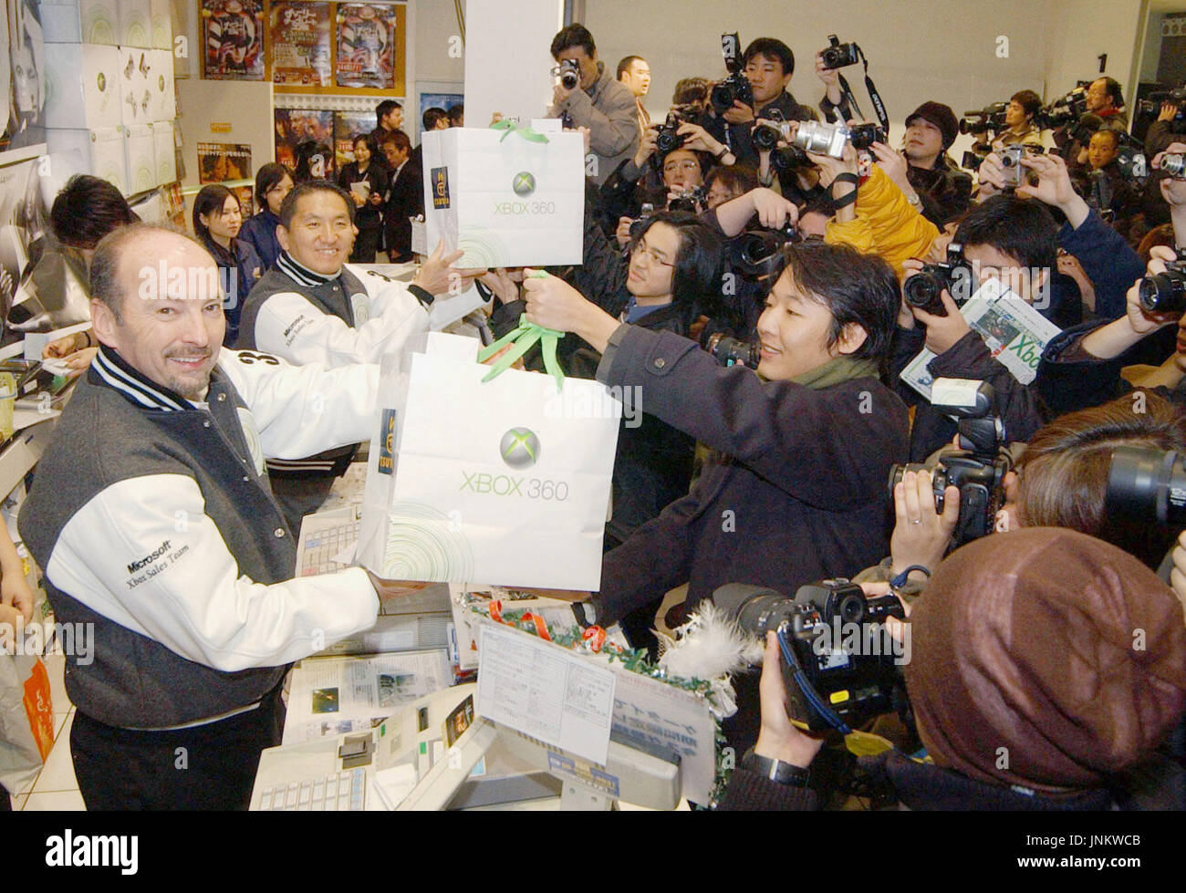 TOKYO, Japan - Peter Moore (L), vice president of Microsoft Corp ...