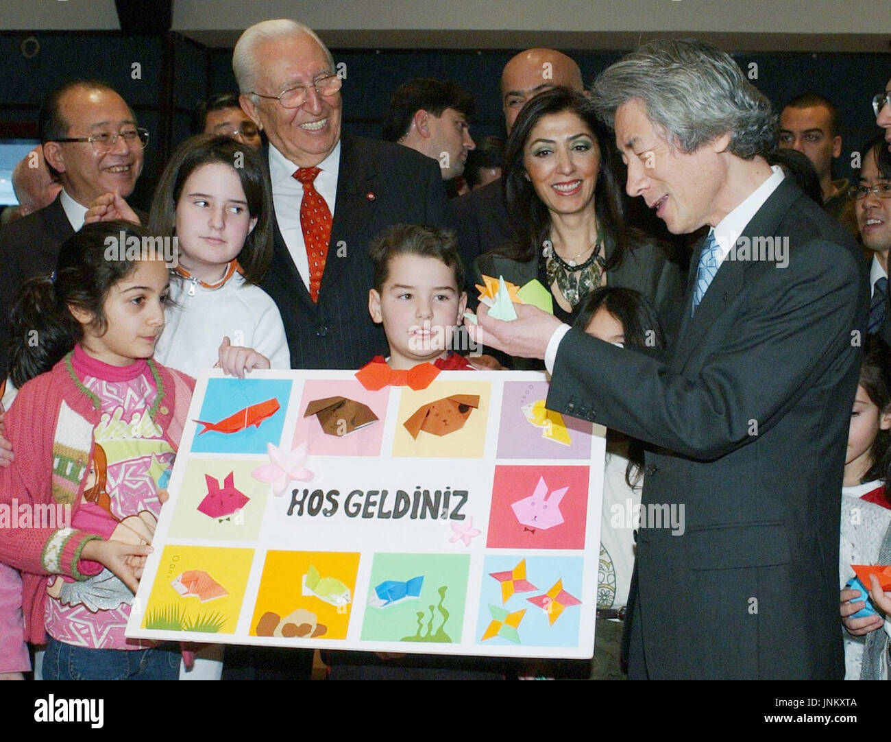 ANKARA, Turkey - Japanese Prime Minister Junichiro Koizumi (R) is ...