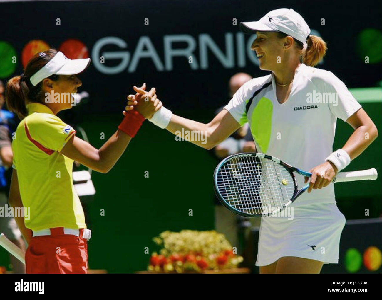 MELBOURNE, Australia - Japan's Shinobu Asagoe (L) and her Slovenian ...