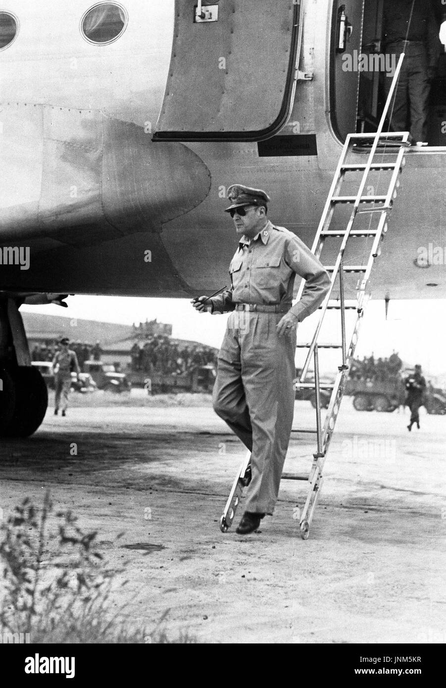 TOKYO, Japan - General Douglas MacArthur arrives at the Atsugi Naval ... TOKYO, Japan - General Douglas MacArthur arrives at the Atsugi Naval ...