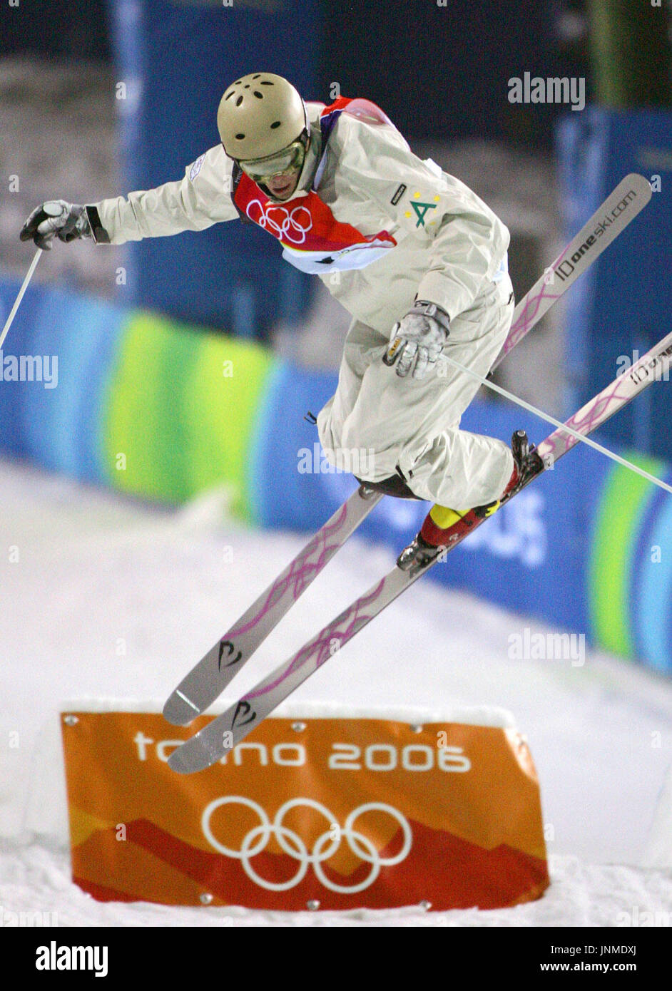 TURIN, Italy - Australia's Dale Begg-Smith wins gold in the men's ...