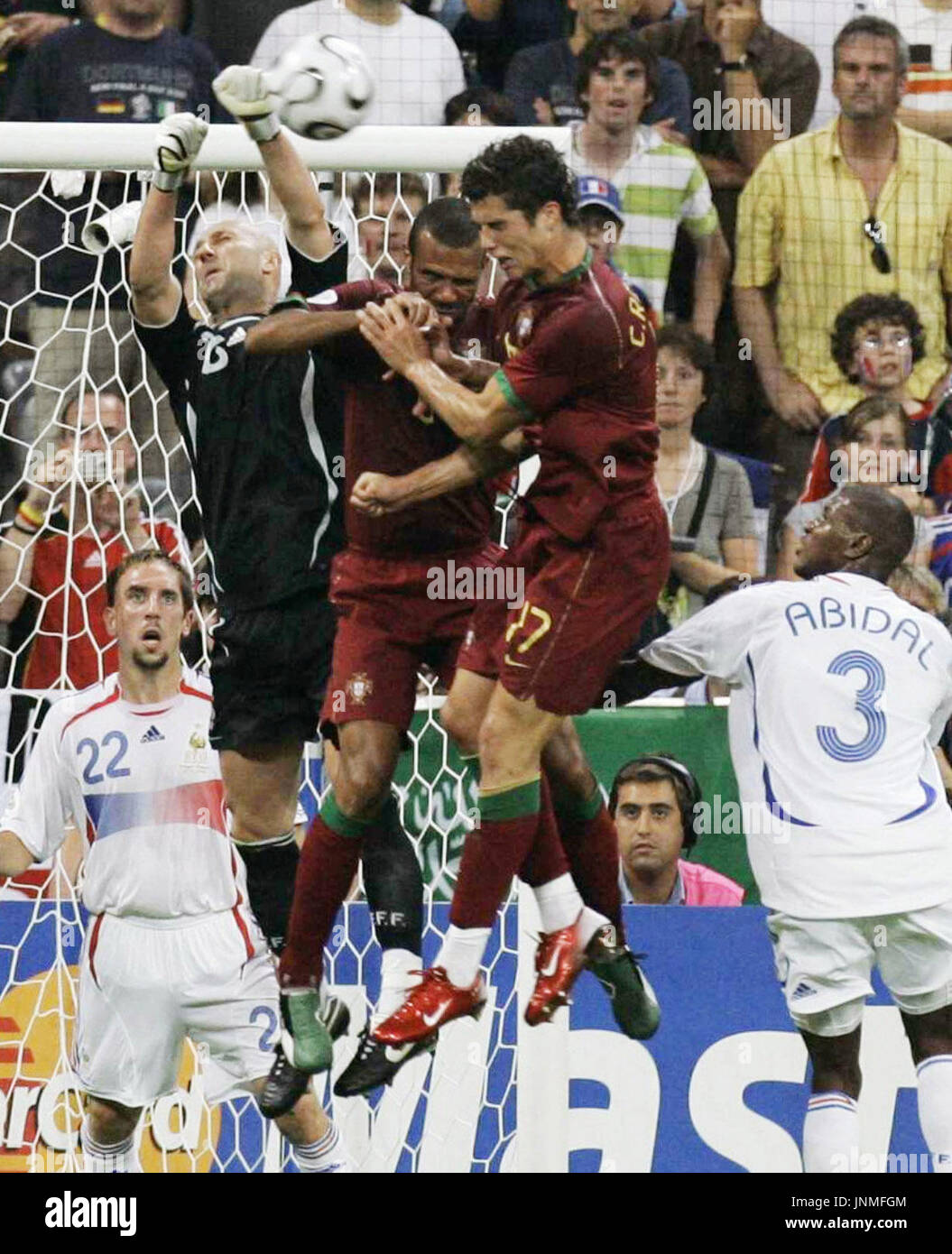 MUNICH, Germany - Portugal midfielders Cristiano Ronaldo (R), Costinha ... MUNICH, Germany - Portugal midfielders Cristiano Ronaldo (R), Costinha ...