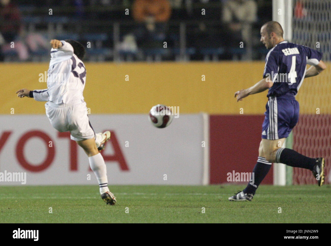 TOKYO, Japan - Chonbuk Hyundai Motors midfielder Kim Hyeung Bum (L ...