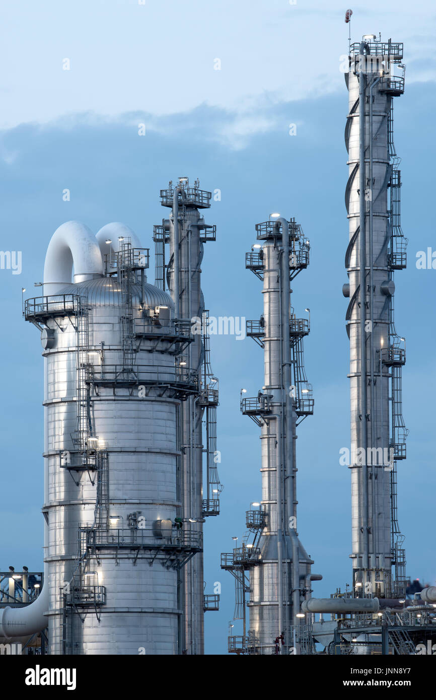 Infrastructure of a chemical plant Stock Photo - Alamy