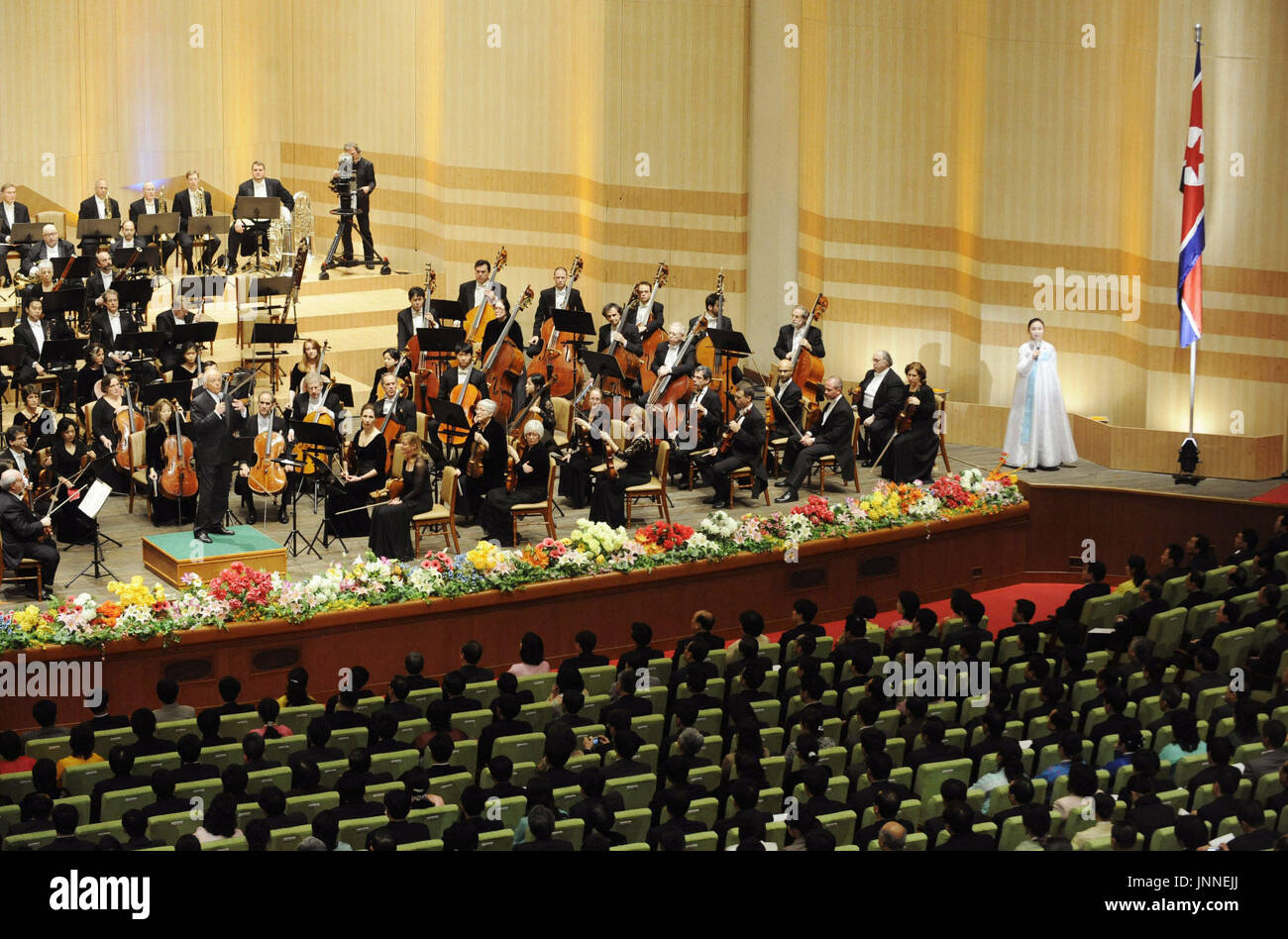 PYONGYANG, North Korea - New York Philharmonic music director Lorin ...