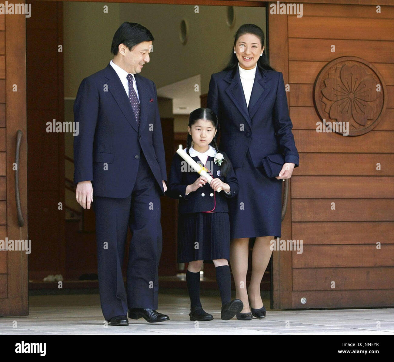 TOKYO, Japan - Princess Aiko (C) poses for photos with her parents ...