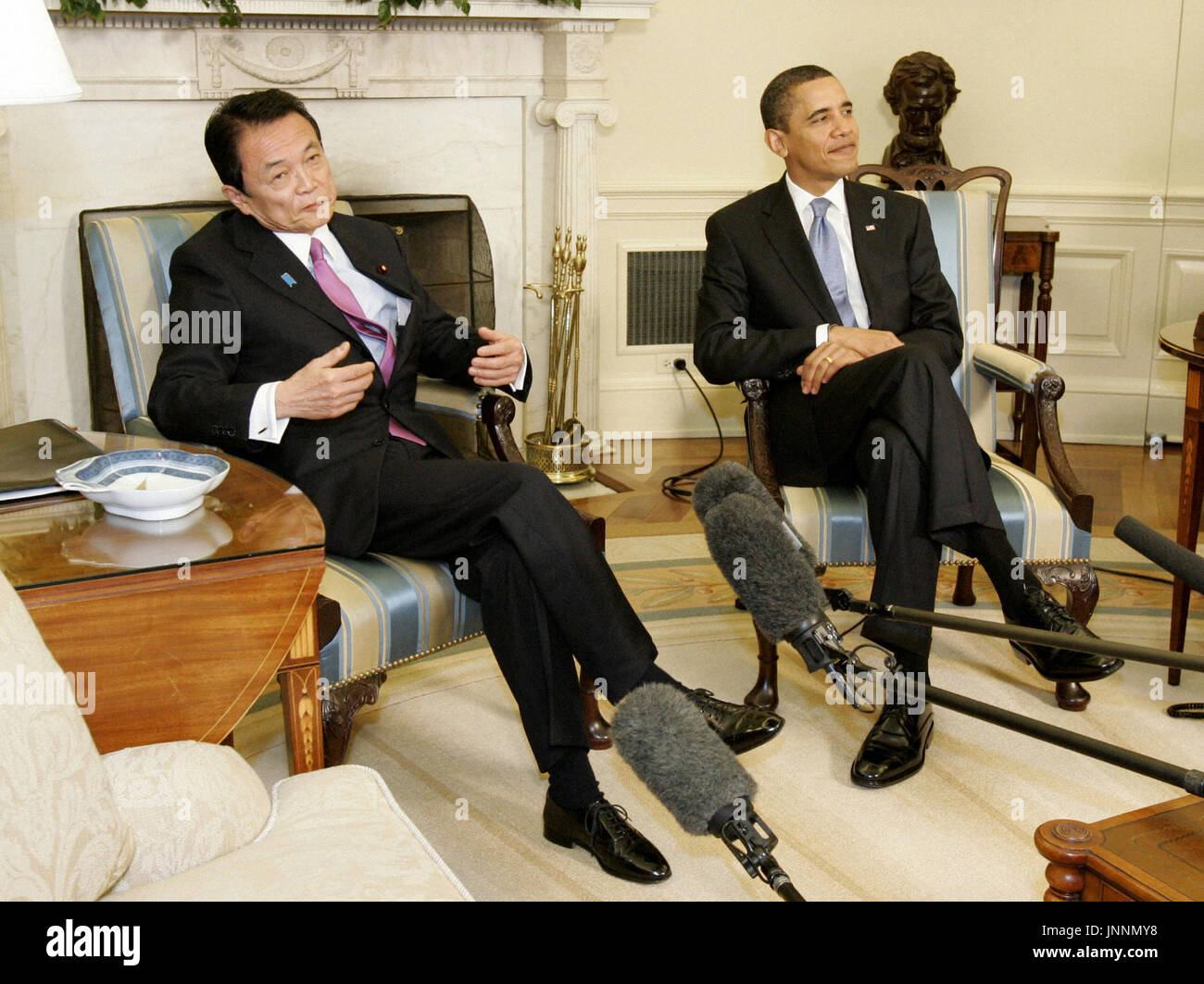 WASHINGTON, United States - Japanese Prime Minister Taro Aso (L) meets ...