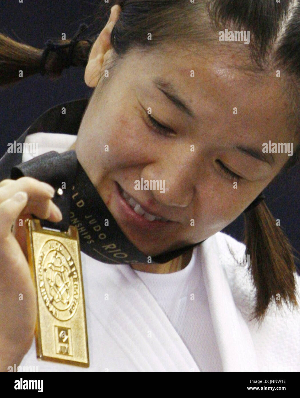 Rio De Janeiro Brazil Japans Ryoko Tani Gazes At The Gold Medal She