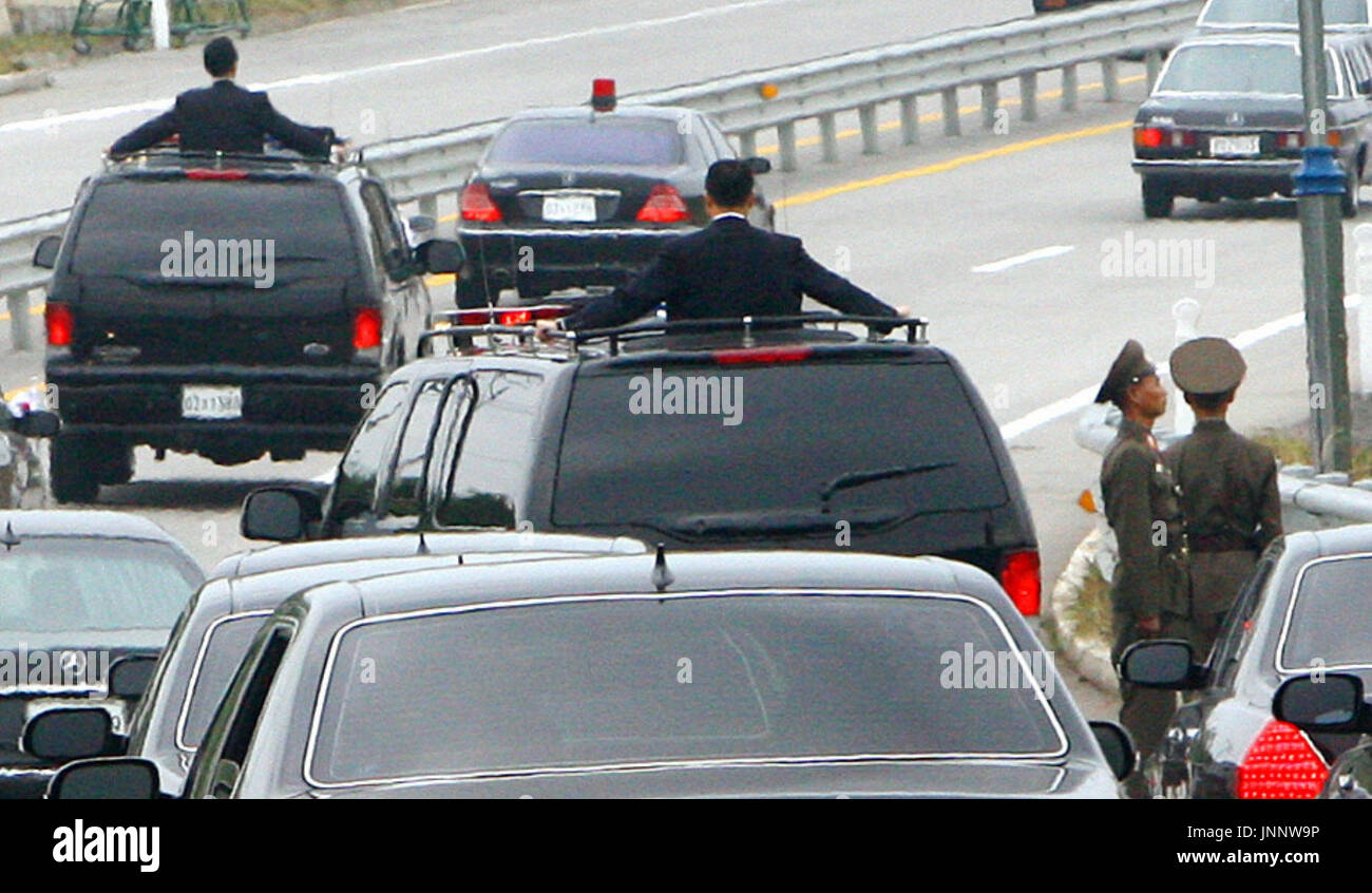 SEOUL, South Korea - The procession of cars carrying South Korean ...