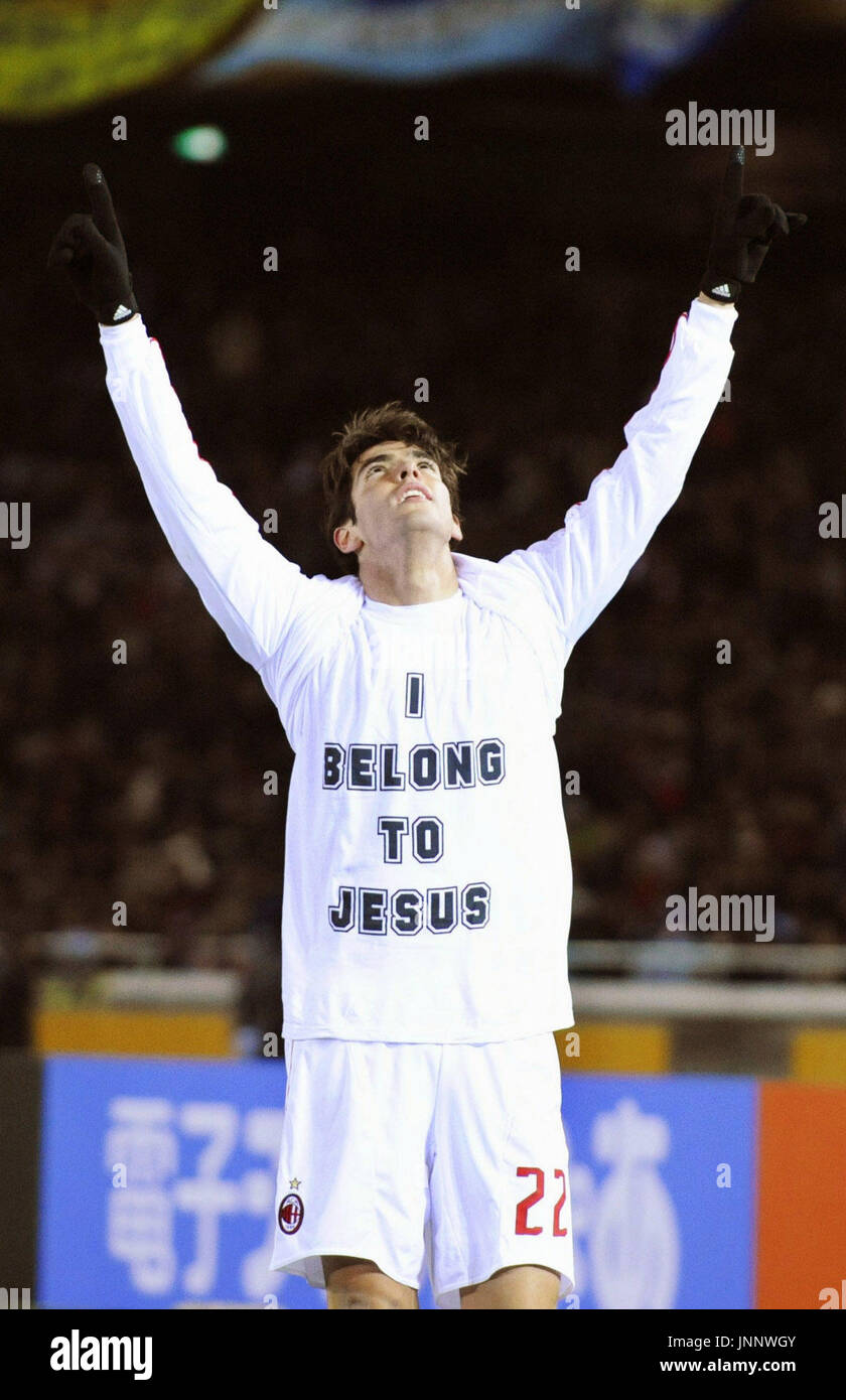 YOKOHAMA, Japan - AC Milan's Kaka throws up his arms in celebration ...