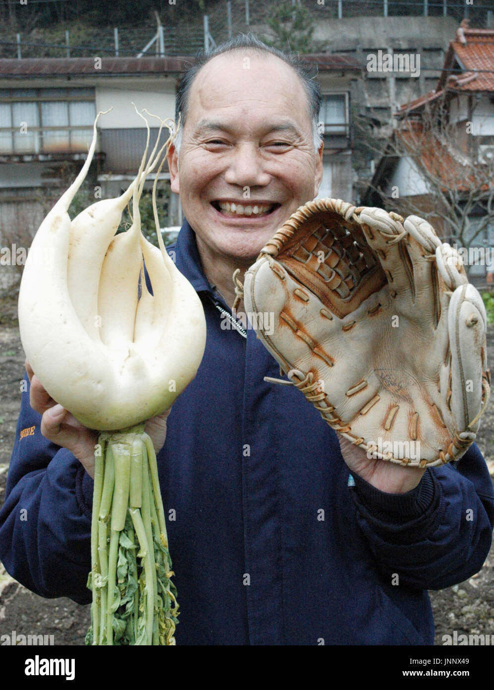 TOTTORI, Japan - Tadao Nakajima, a 62-year-old farmer from Tottori ...